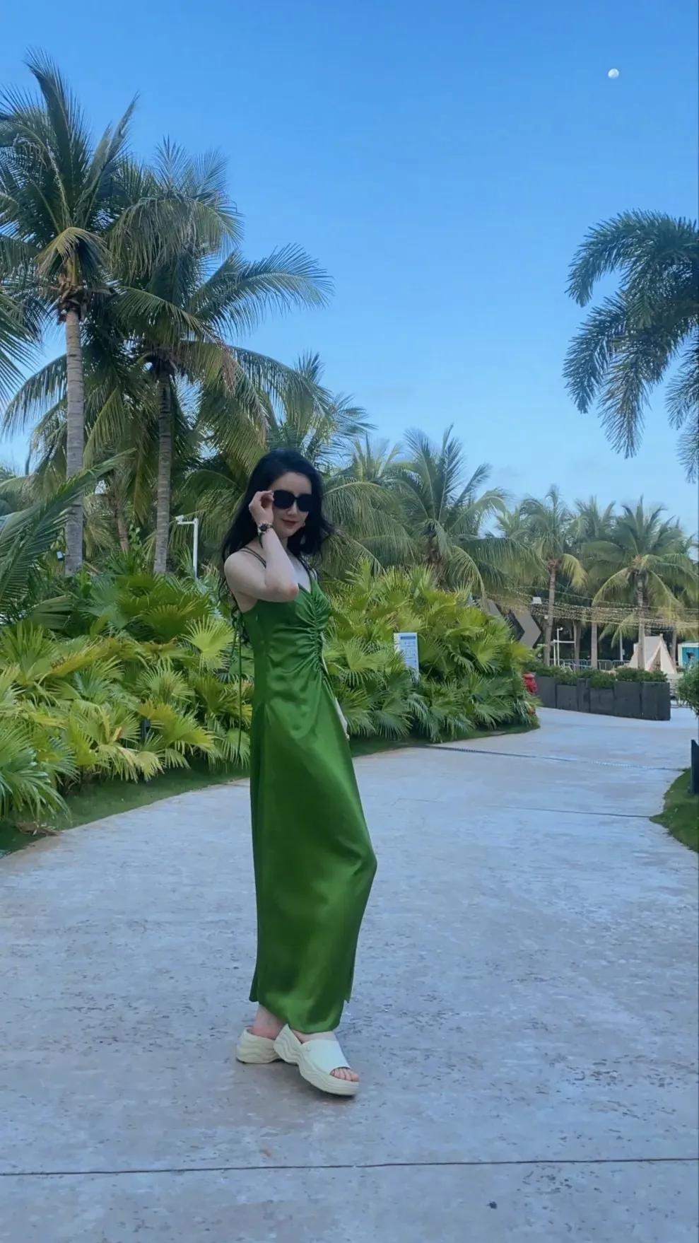 Beauty in the Beacon Fire. Shu Chang - iNEWS