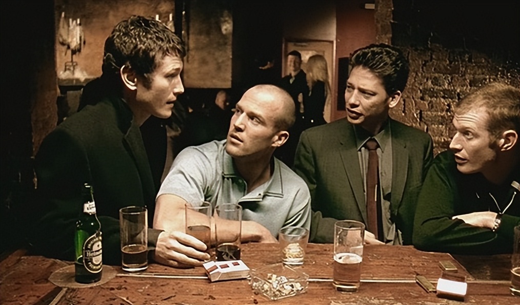 "Two Smoking Barrels": a classic British gangster movie - iNEWS