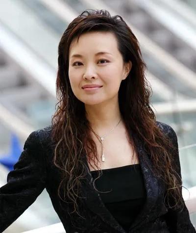 The intellectual and atmospheric Shanghai beauty host Ye Rong - iNEWS