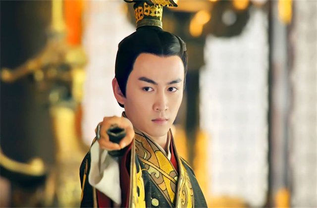 Deng Tong, the favored minister of Emperor Wenwen of the Han Dynasty ...