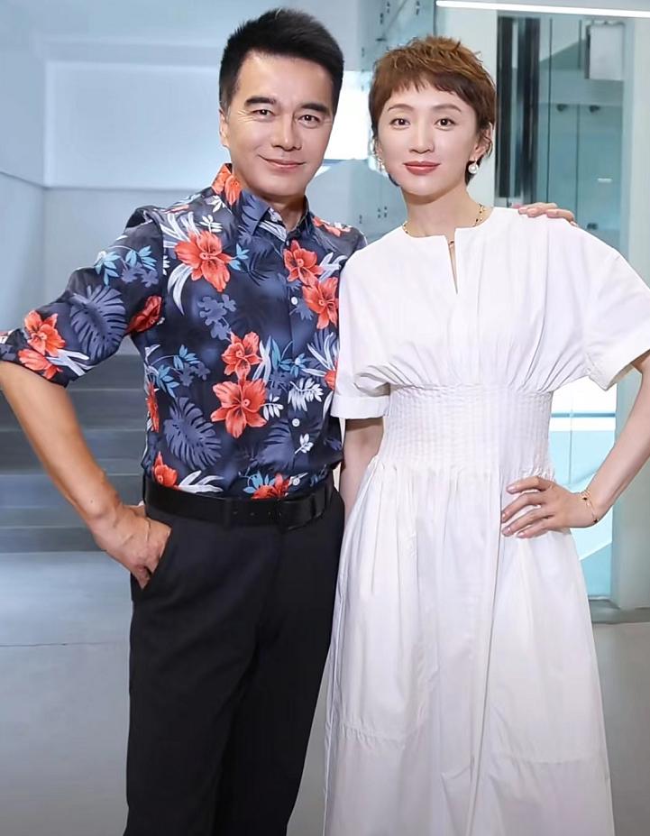 Xu Yajun and his four-married wife Han are in the same frame! Cheek-to ...