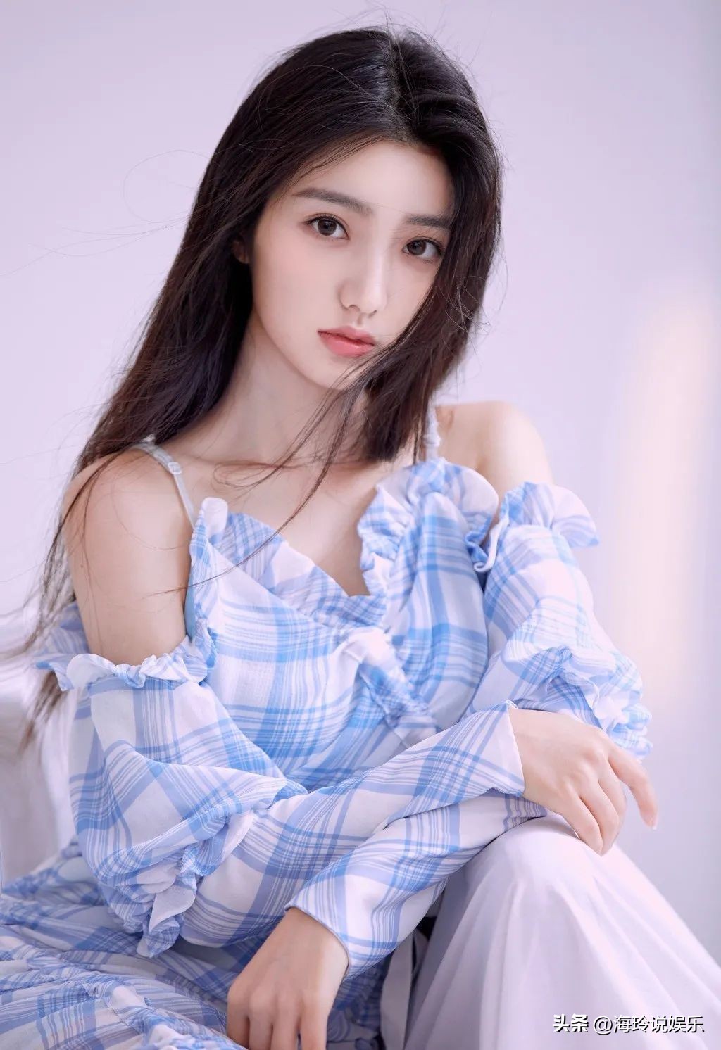 Huang Yi, the sweet-looking school flower of the school plays the role ...