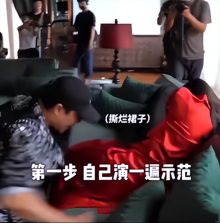 Zhu Yilong was embarrassed to tear Wen Yongshan's skirt, director Chen Sicheng personally ...