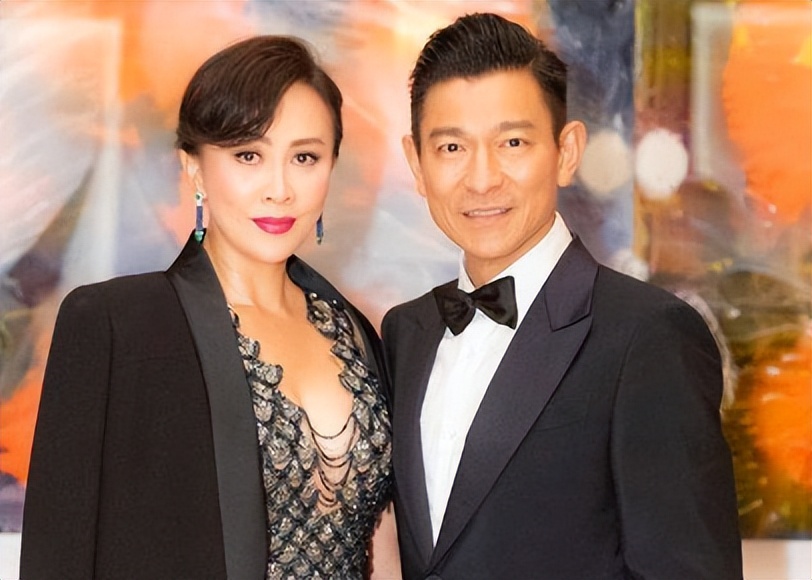 After being rejected by Carina Lau, Hu Xuyong slapped her backhand, but ...