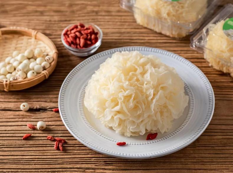 Eating white fungus for health preservation in autumn and winter can ...