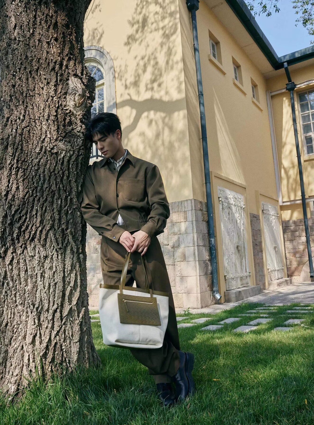 Young actor Chen Haosen performed BOTTEGA VENETA Qixi Festival - iNEWS