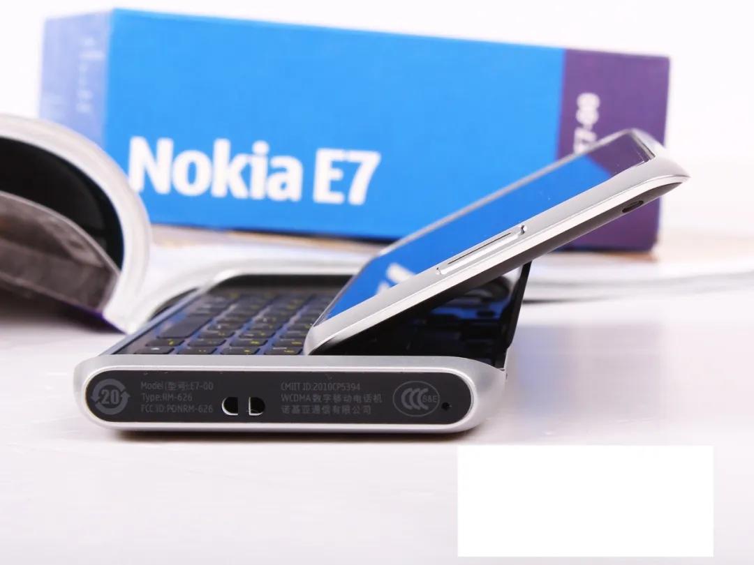 Nokia's last Symbian E series last generation machine king: Nokia E7 ...