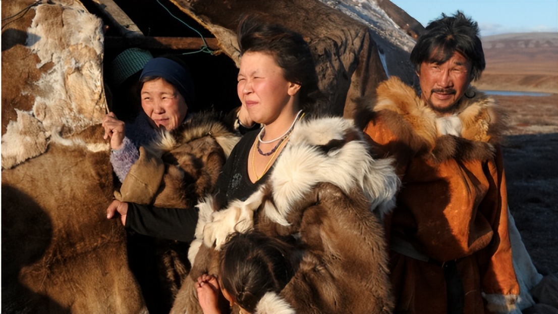 Indigenous people in the far north of Russia live according to the ...
