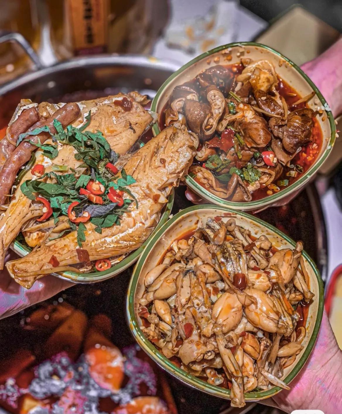 The frog fish head, which is also eaten in line at the Chengdu store ...