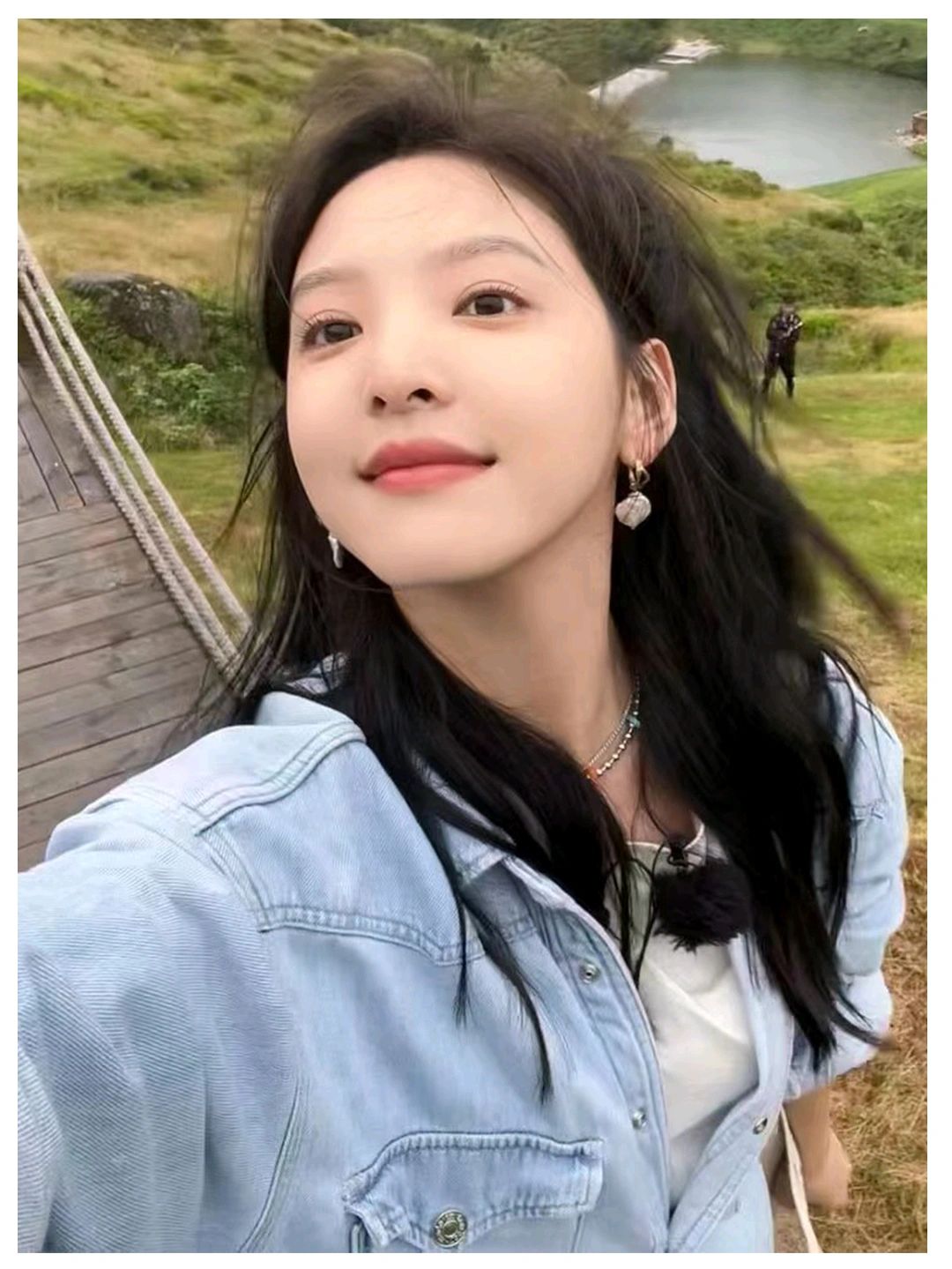 What are the must-have items for Zhao Lusi and Zhang Ruonan's sweet and ...