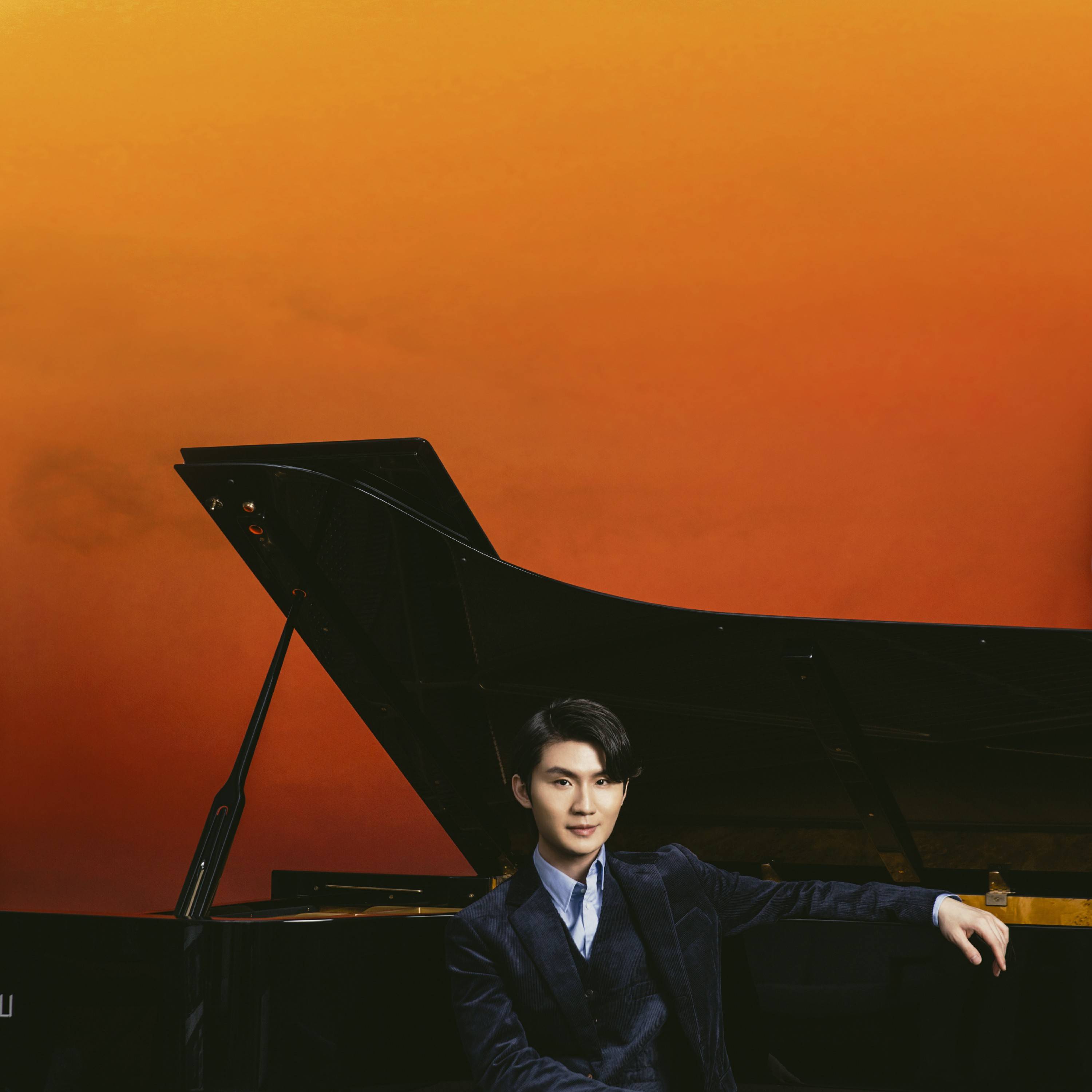 The international young pianist Niu Niu's physical album "Life·Life" is ...