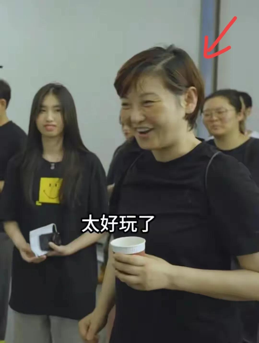 55-year-old Xu Fan makes a rare appearance! With freckles all over his ...