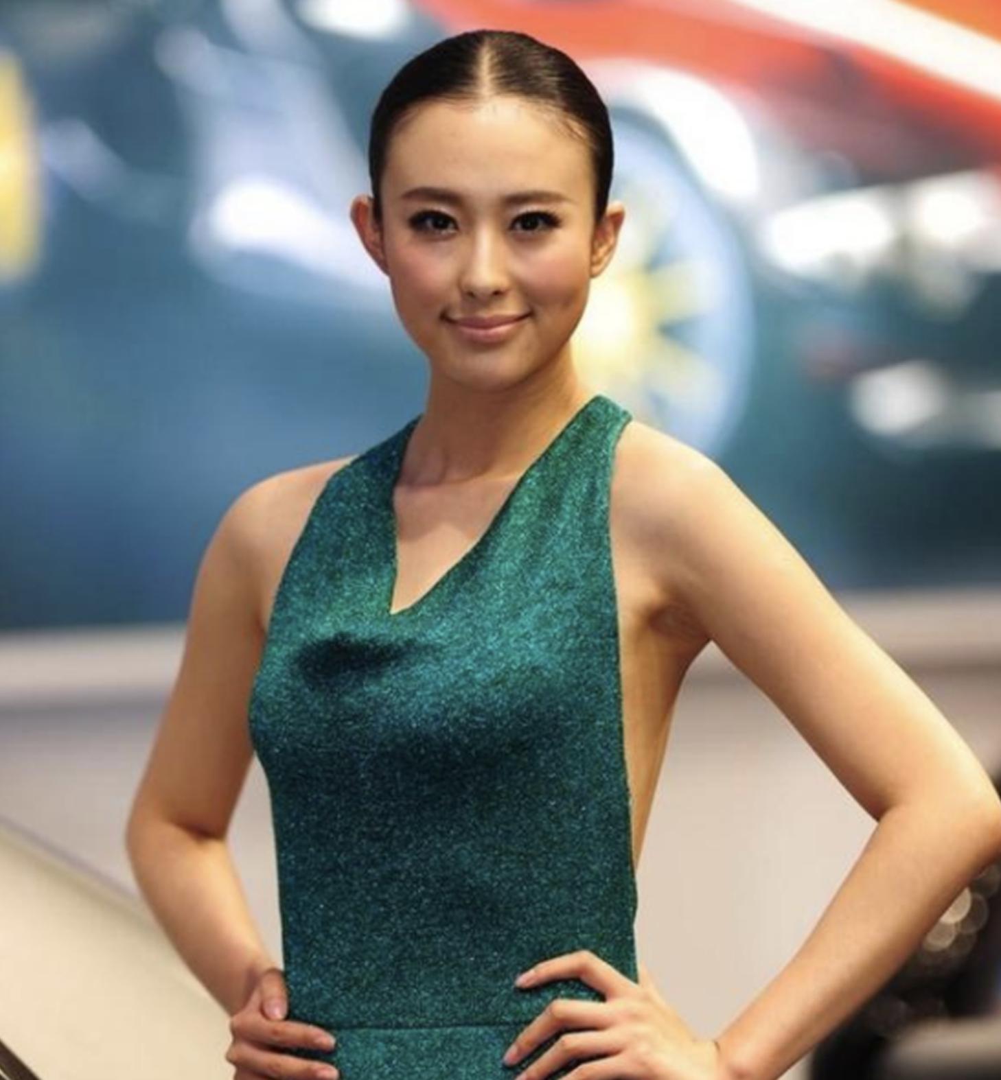 "First car model" Zhai Ling: My career was ruined by her boyfriend's ...
