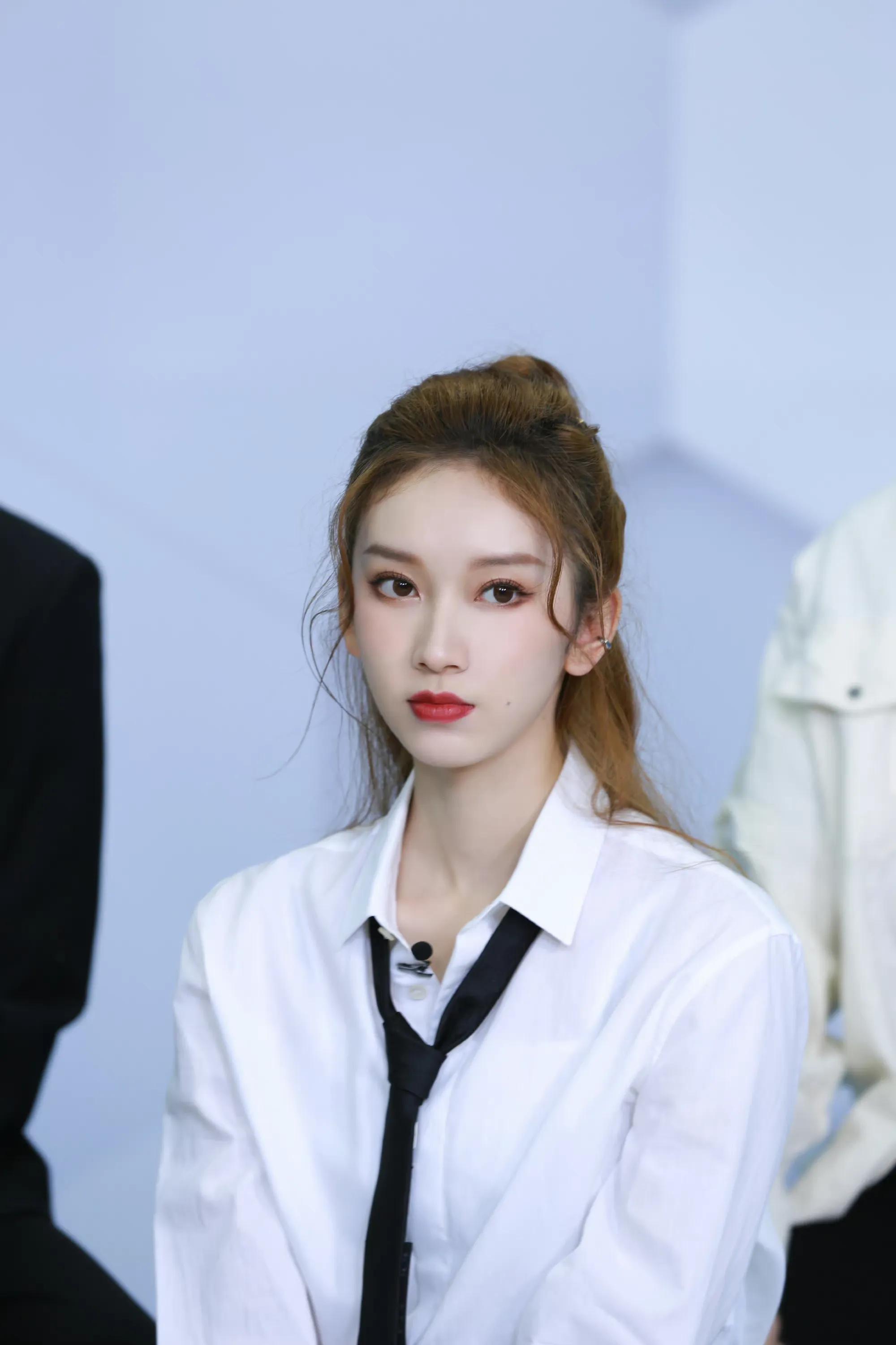 Different Liu Lingzi - iNEWS