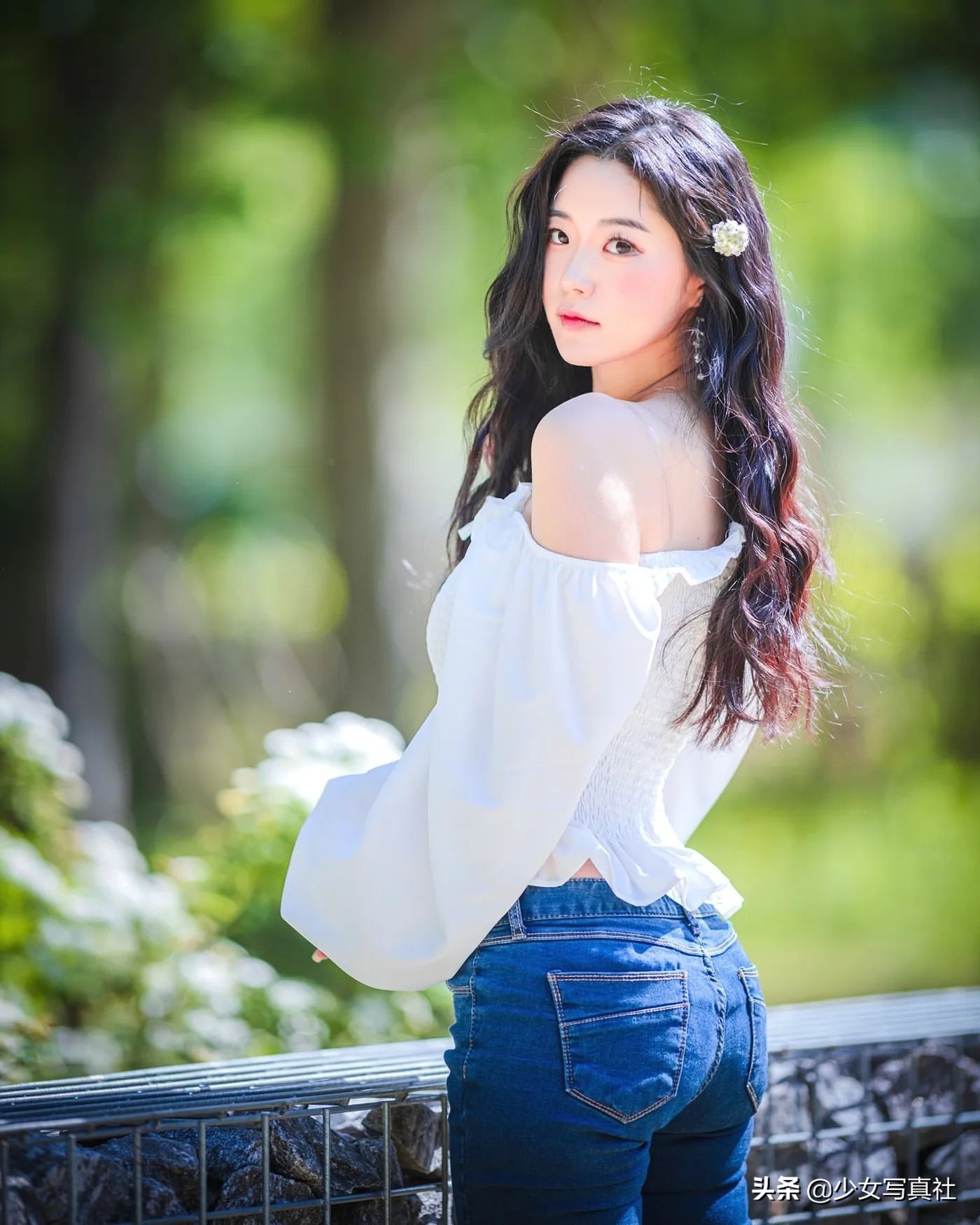With face and figure, Korean beauty model Hong Ji-eun - iNEWS