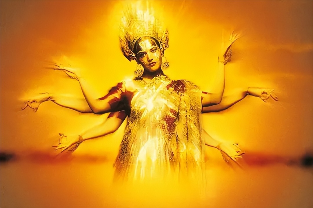 How does the protagonist of the movie "Holy Smoke" present the ...