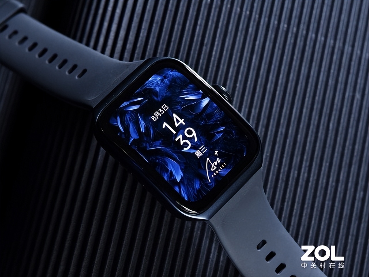 The smart watch "long" on the wrist, OPPO Watch 3 Pro photo tour - iNEWS