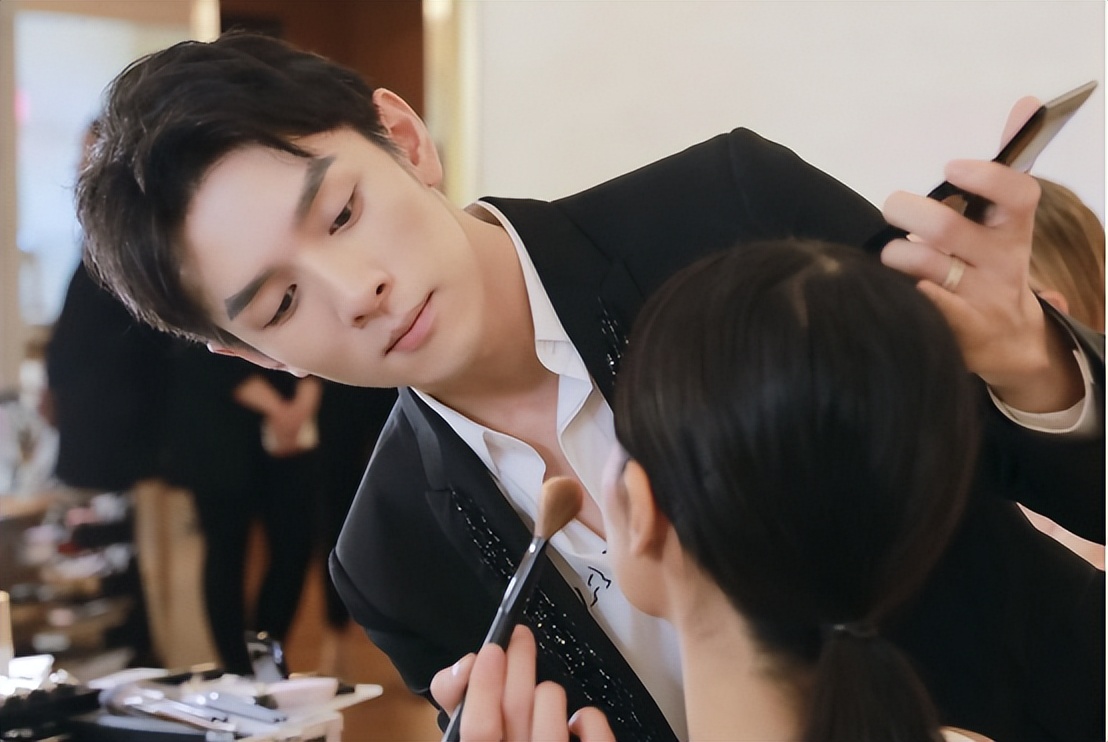 Li Jiaqi: Behind the Reflection and Controversy - iMedia