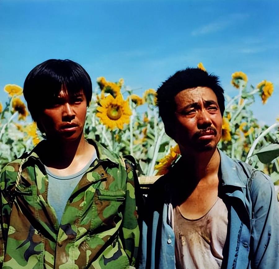What are the artistic characteristics of the images of migrant workers ...