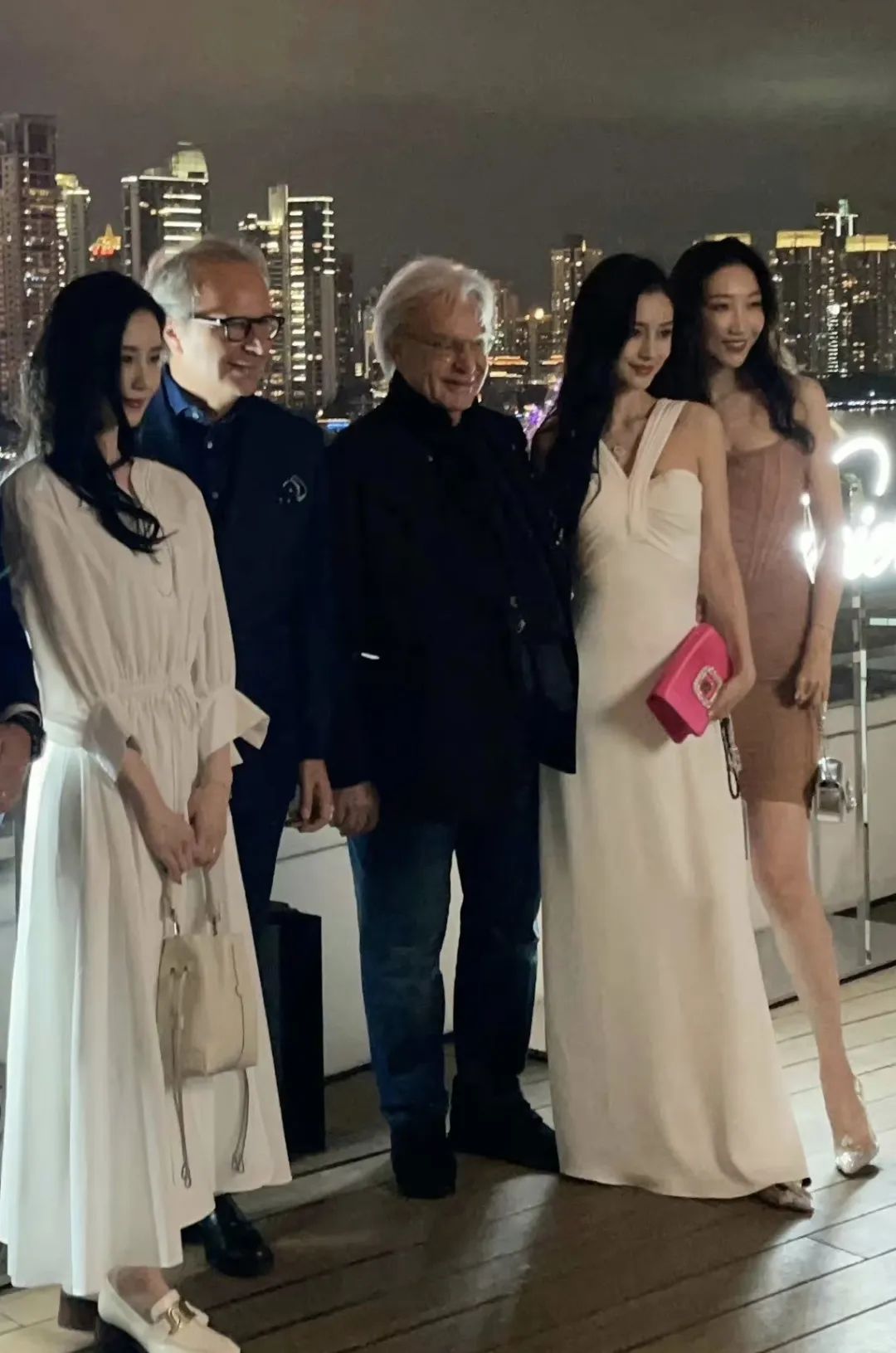 Zhang Yixing, Yang Yang, Yu Zheng, Chen Xiao, Bai Jingting and Song Yi ...