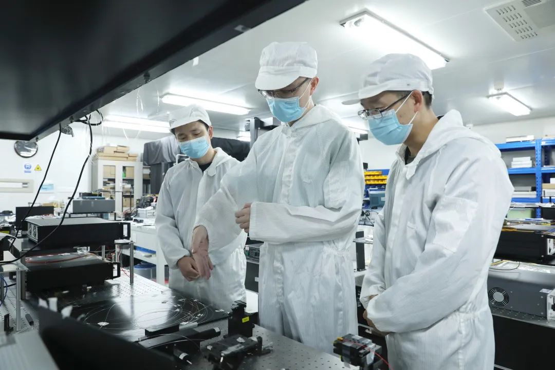 Zhou Pu: Chasing the light for more than 20 years, to be the "fastest ...