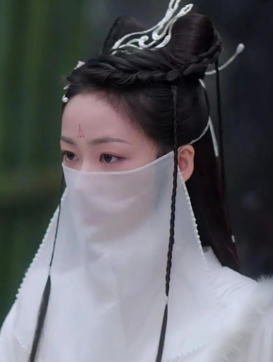 Agarwood is like crumbs - Lin Lang played by Yang Qizi - iNEWS