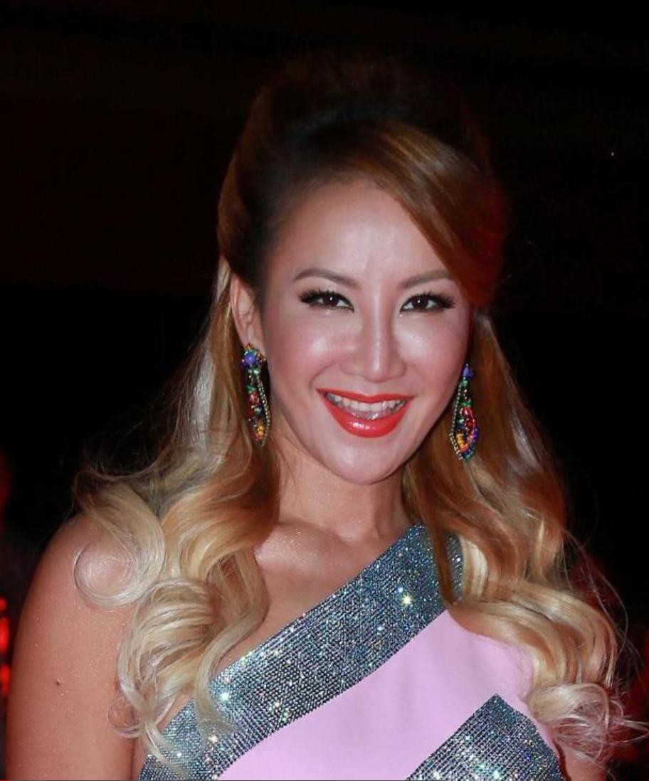 Coco Lee's mother makes her first public appearance, second sister ...