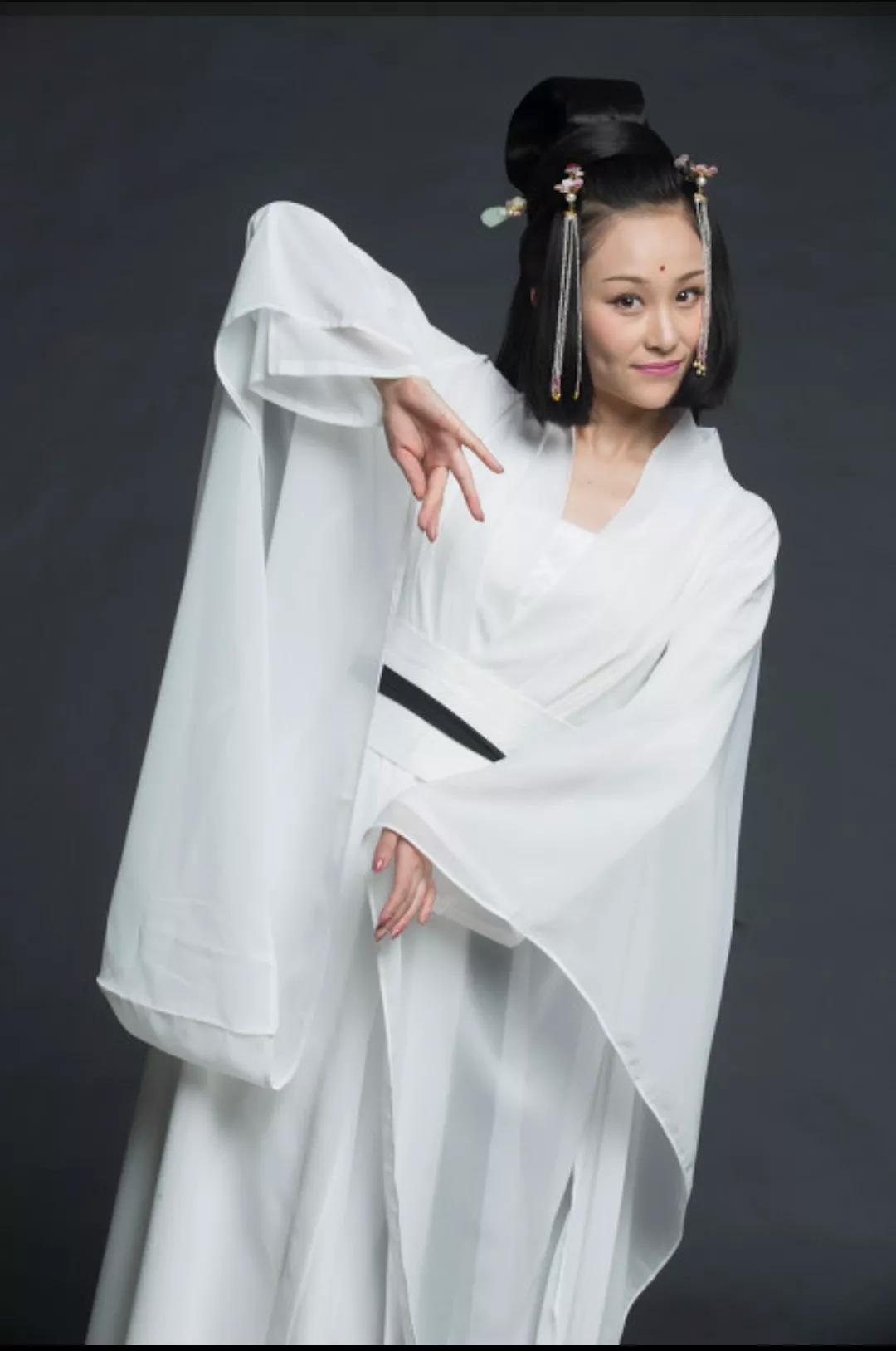 Guan Guan Jujiu, in the continent of the river.A fair lady, a gentleman is so good - iNEWS