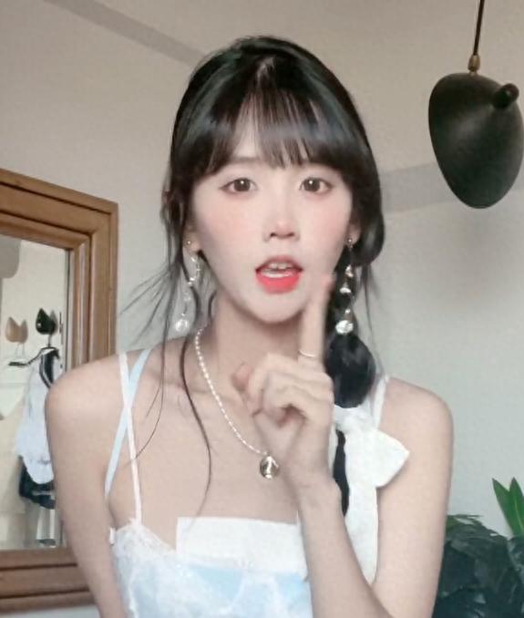 Igawa Riyu: She gained tens of millions of followers in two months thanks to her good looks ...