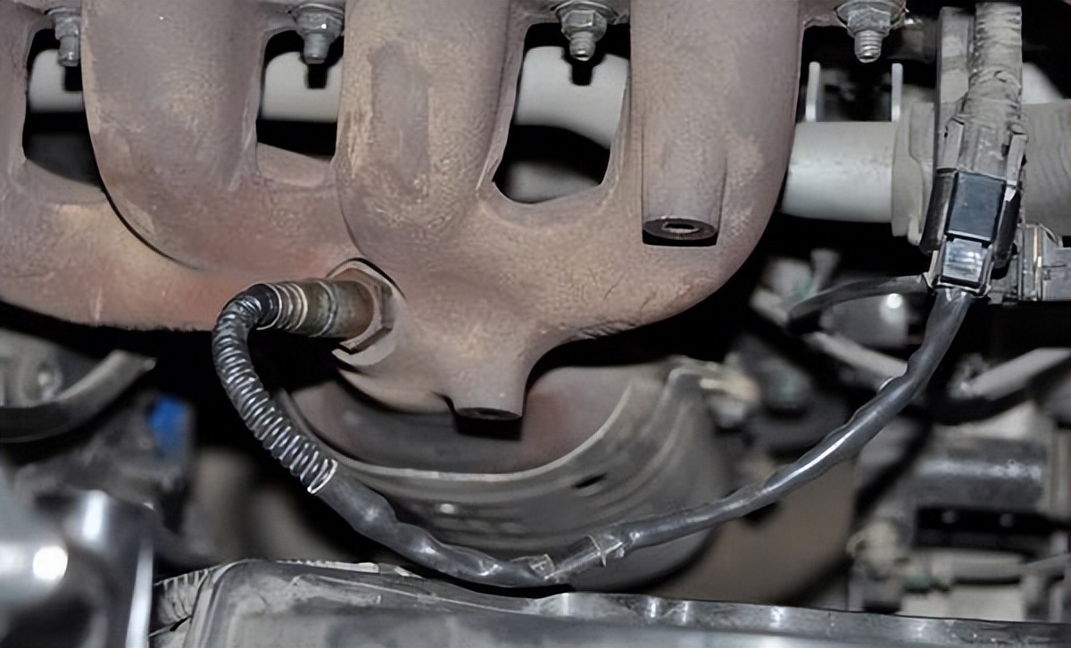 Many people don't know the reason why the car engine fault light is on ...