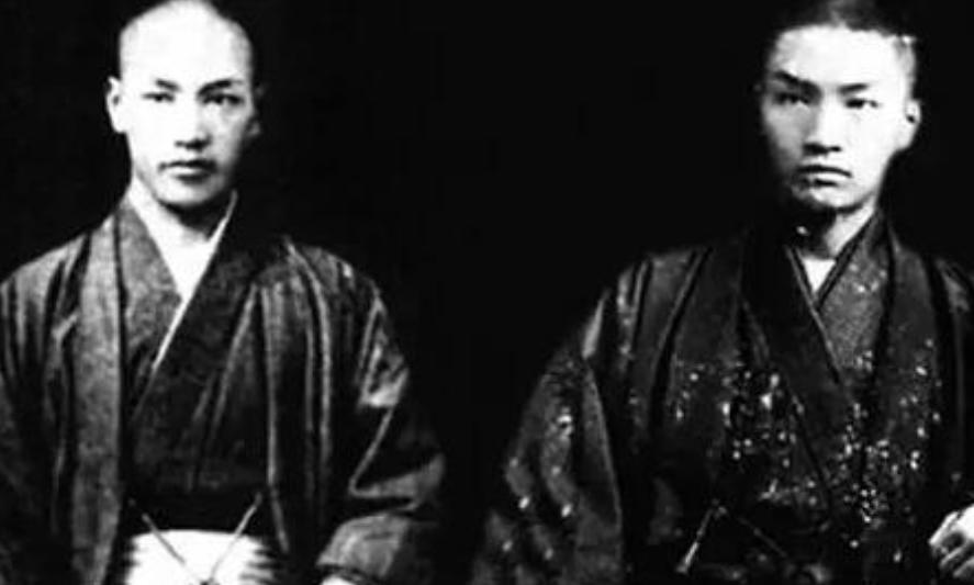 Jiang Weiguo asked Dai Jitao who his biological father was. Dai said ...