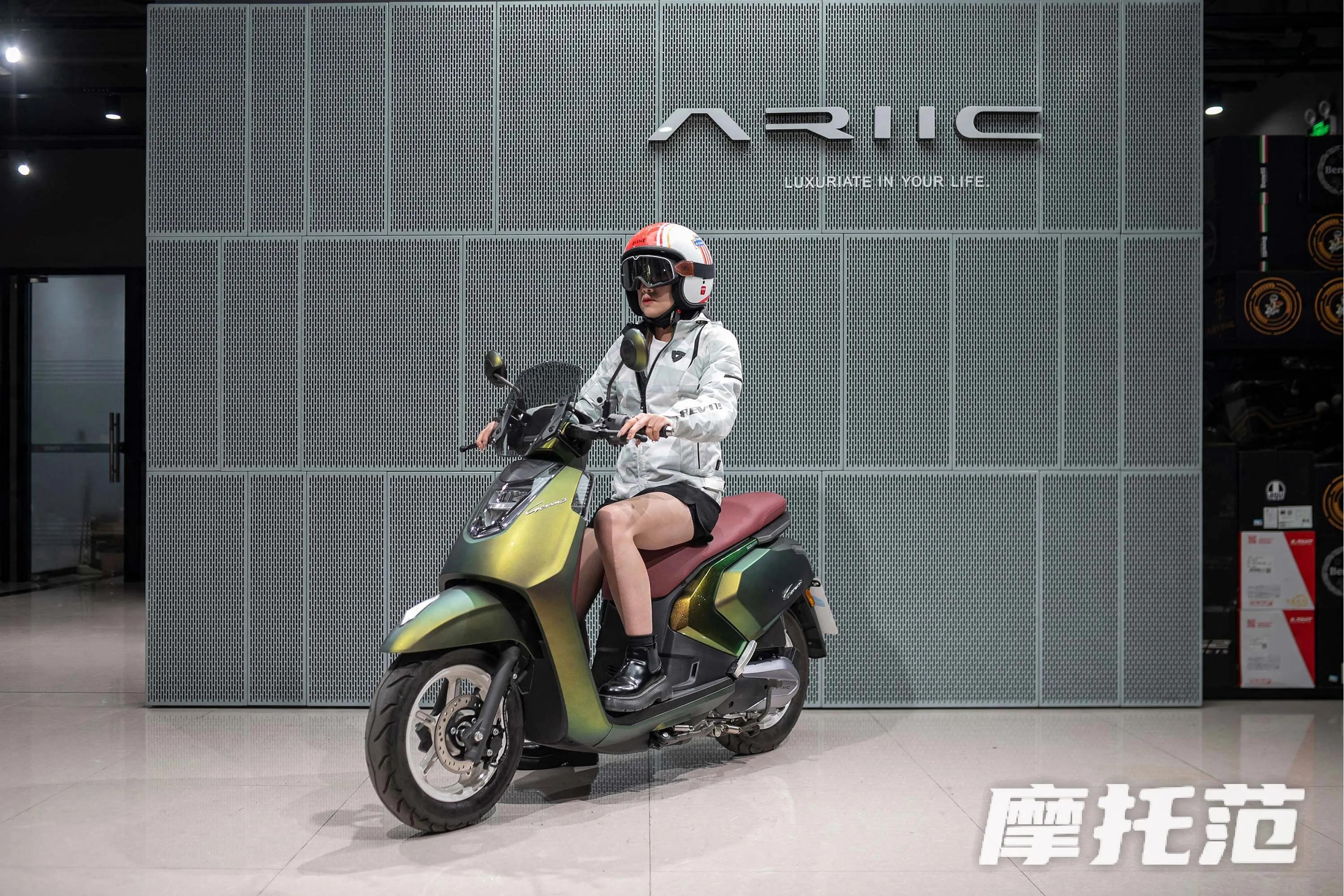 The color scheme is so pretty! Domestic pedals: ARIIC 108 Gemma and Mei ...