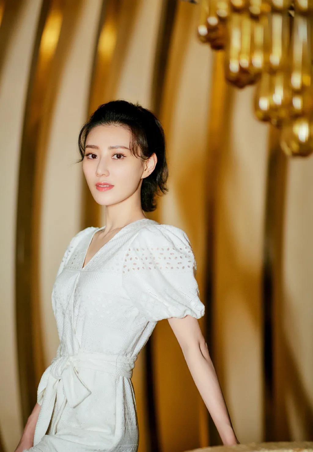 Hou Mengyao, who has both beauty and acting skills, why is she not ...