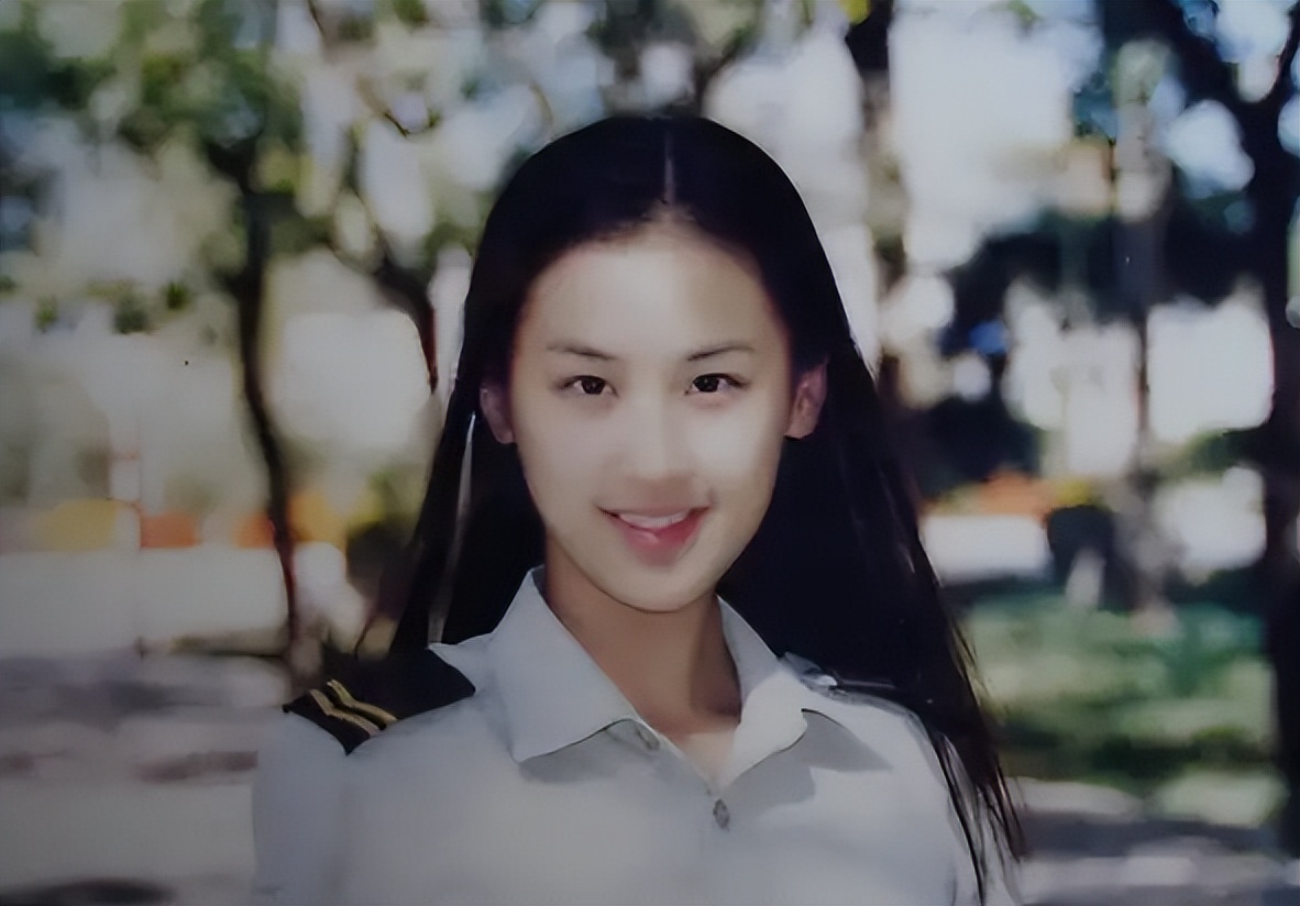 She was hidden by Yang Zi for 8 years before revealing her identity ...