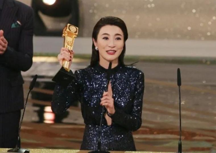 After watching TVB, a luxury yacht went out to sea. All the actresses ...