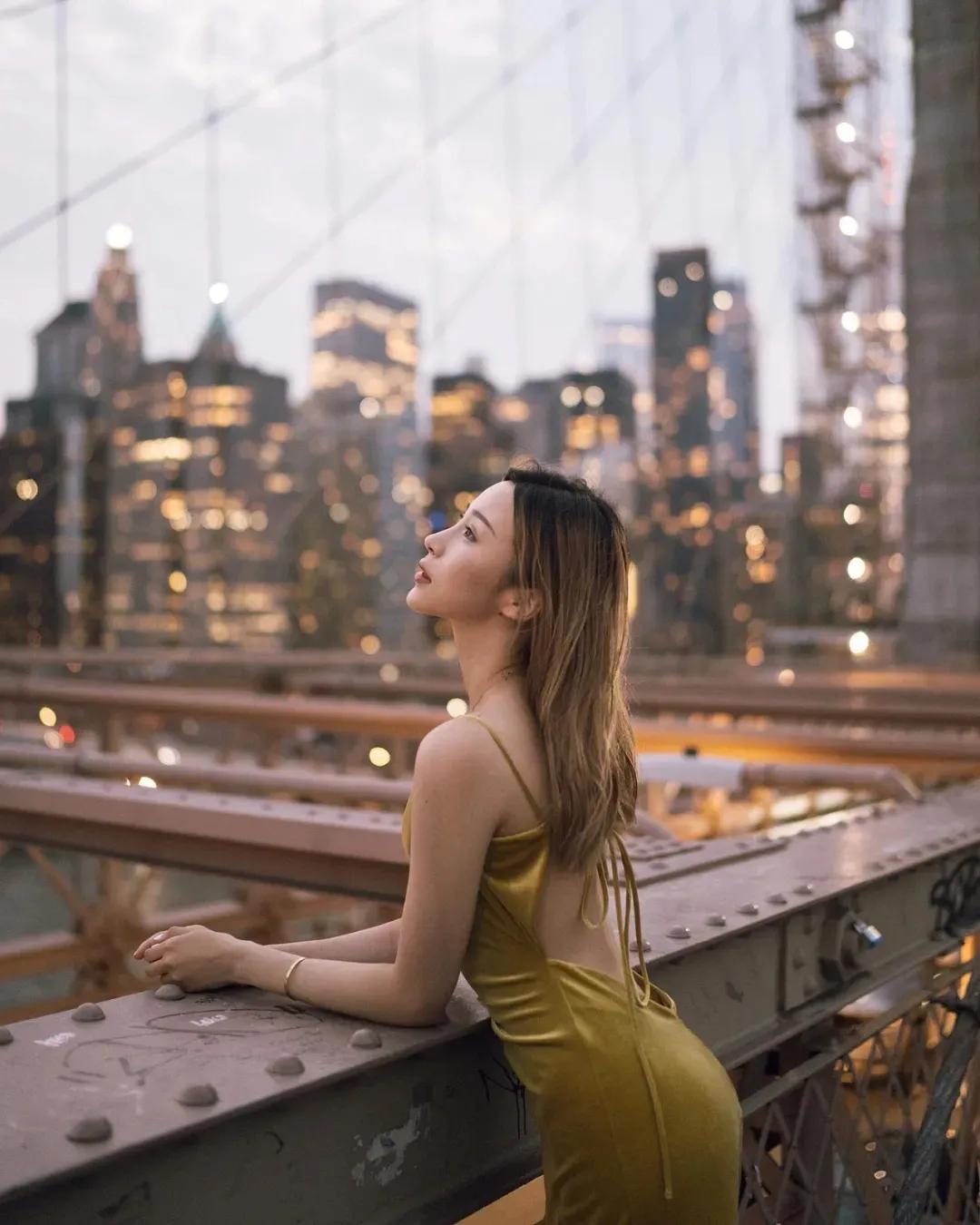 Chinese female anchor Jin Shidi - iNEWS