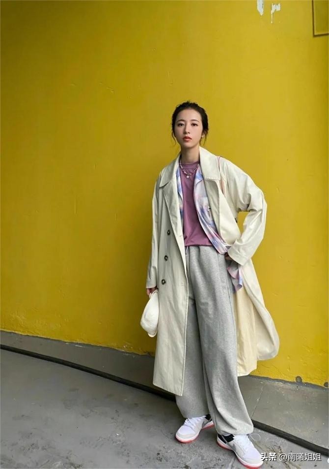 Short girls under 158 should try to avoid these two "length" coats ...