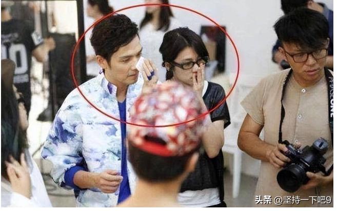 The intimate photo of Hu Ge and his wife Huang Xining was exposed, the ...