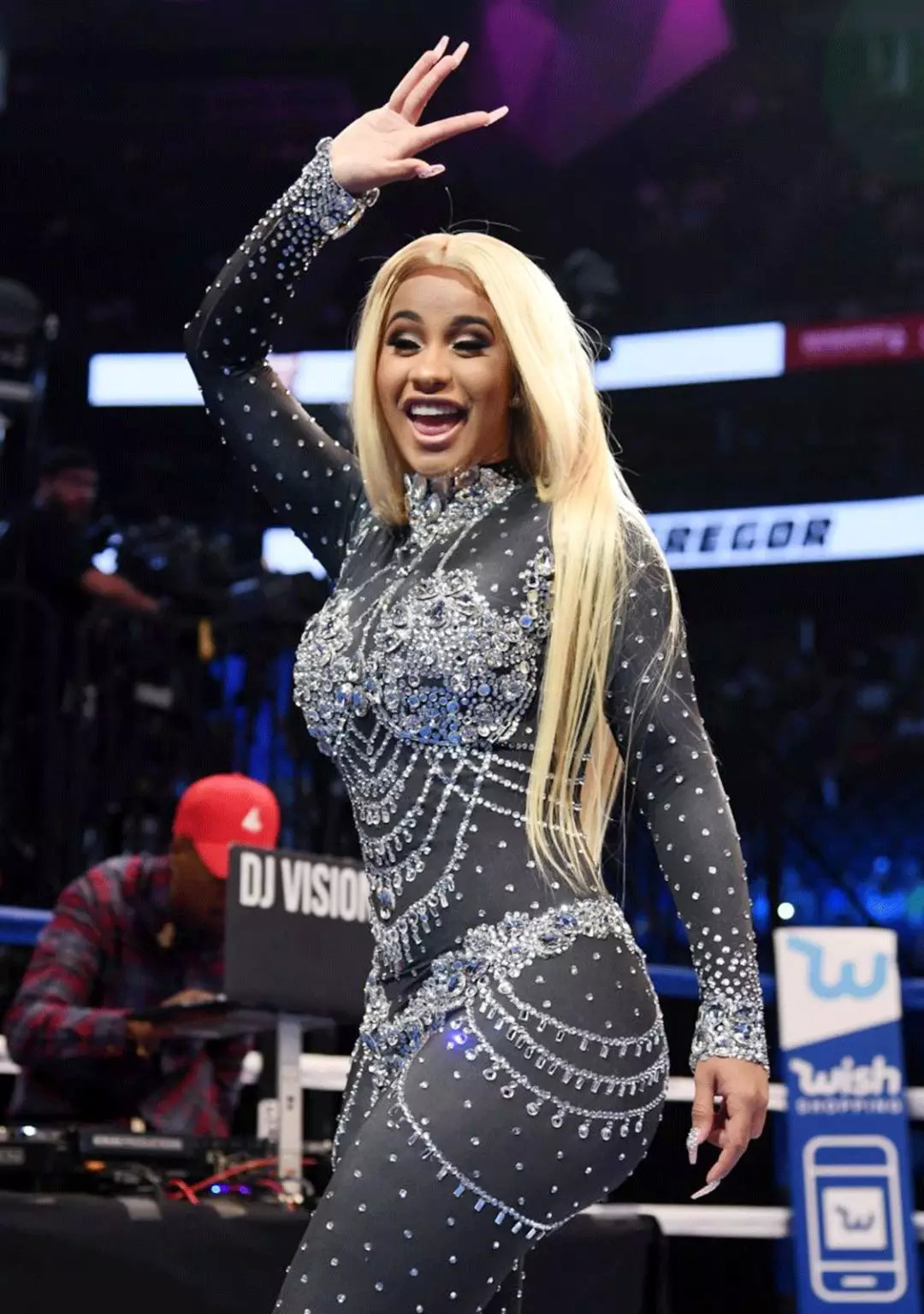 It was revealed that the American actress Cardi B did not wear ...