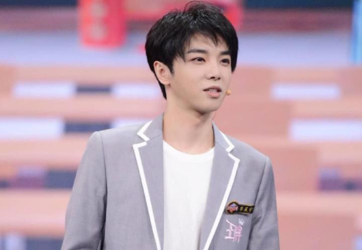 After Hua Chenyu's new song "Flight Mode" was first sung, it showed 2 concerns and 1 small ...