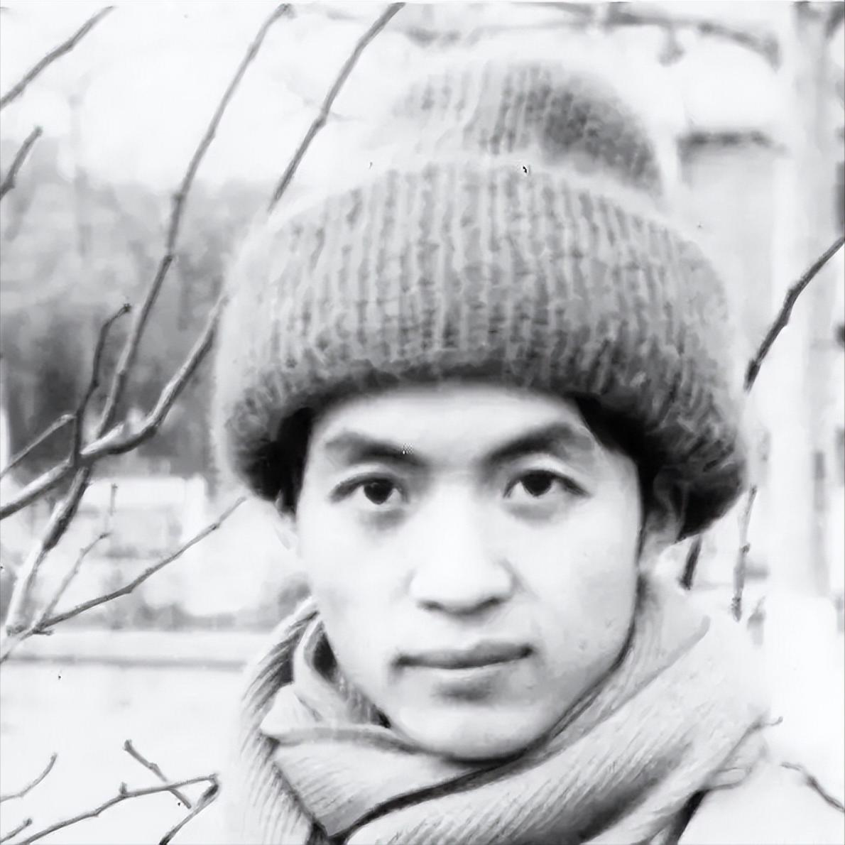 Gu Cheng: Childlike Nature, Dreamy Poet - iNEWS