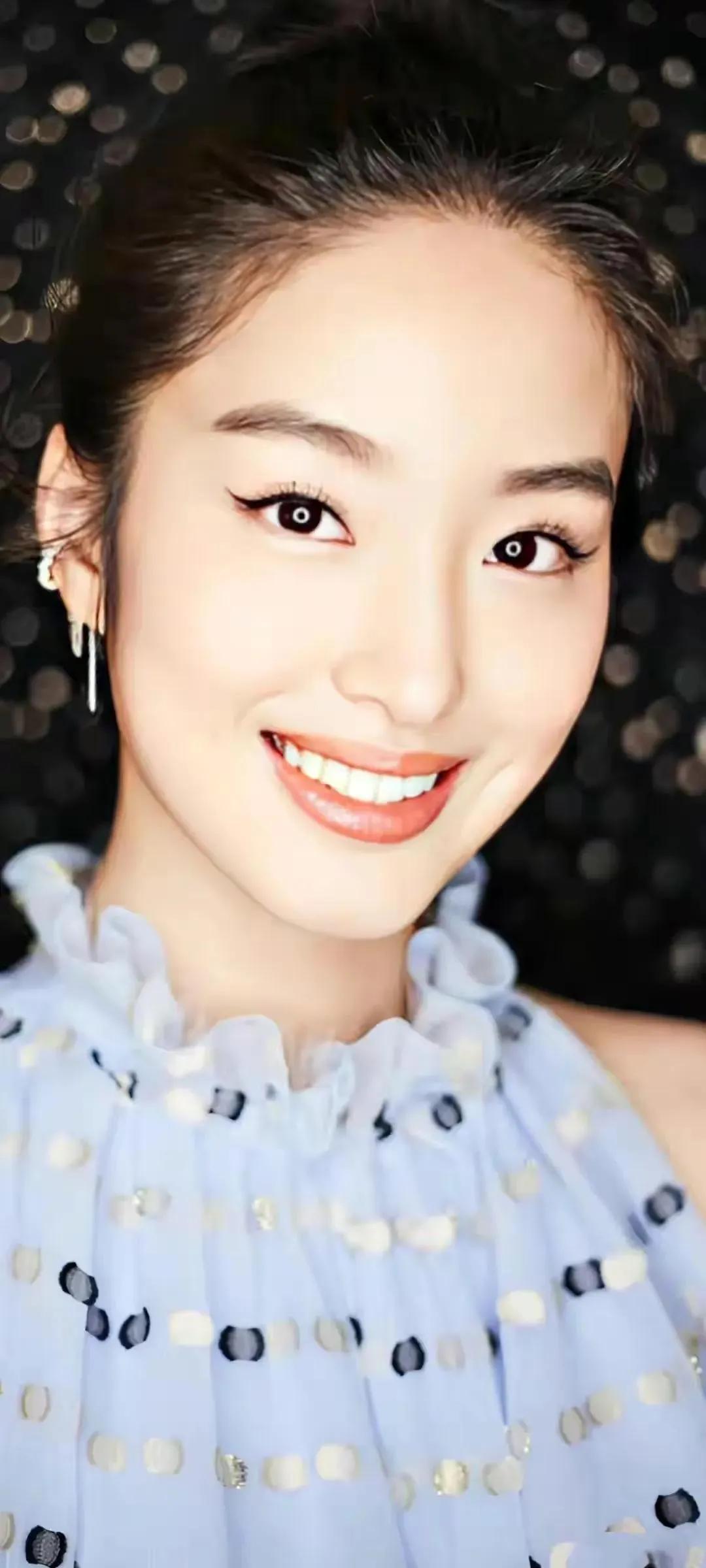 Yang Caiyu's beautiful pictures - iNEWS