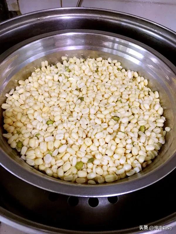 Teach you how to peel mung beans, simple and practical, make a bowl of ...