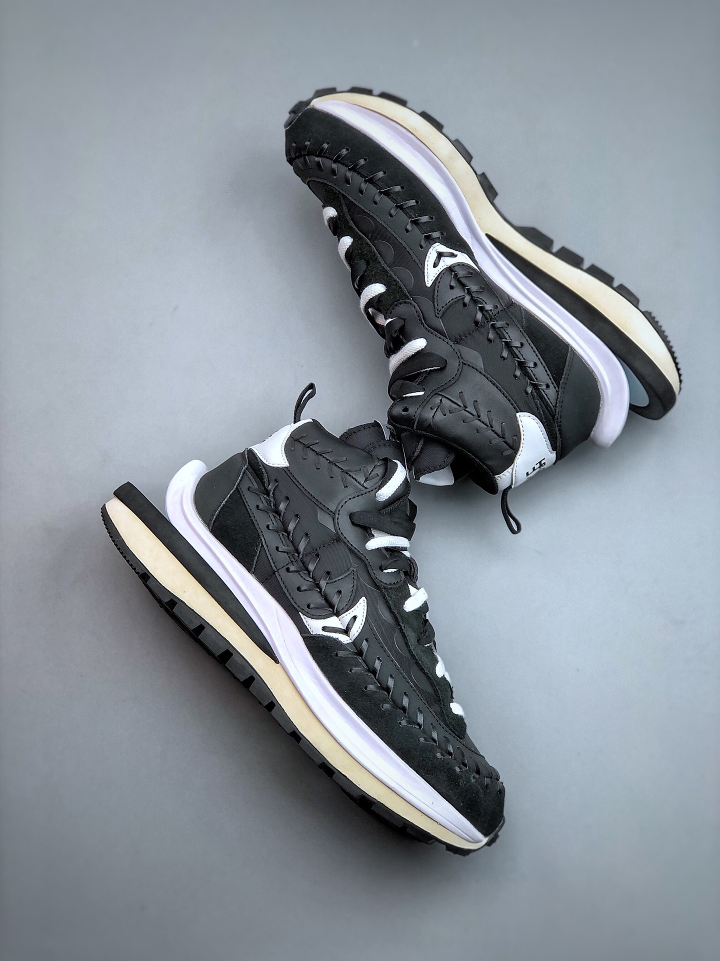 Deformation platform casual jogging shoes - iNEWS