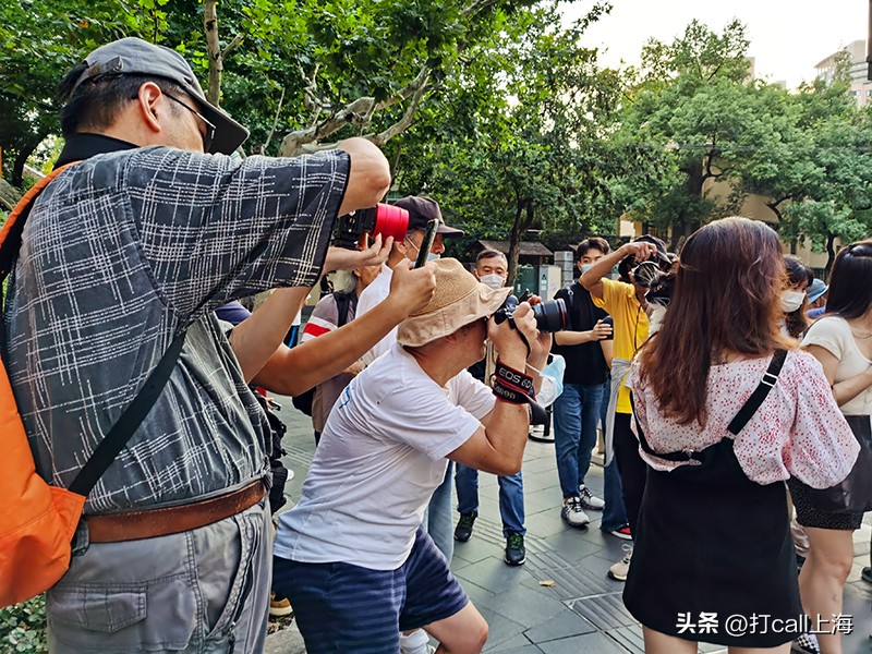 Why has Anfu Road become the busiest spot for internet celebrities in ...
