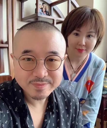 Liu Neng's wife, Li Lin, posted a family photo, and was accused of not ...