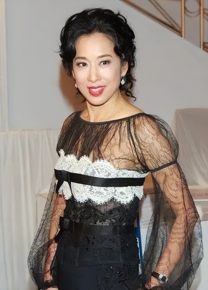 The husband of the second marriage did not hesitate to divorce her to ...