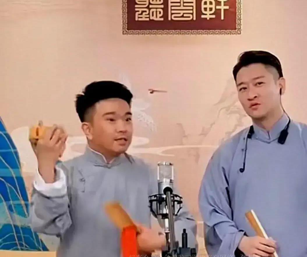 [Laughter] Cao Yunjin's apprentice Li Chunyi is about to appear on the ...