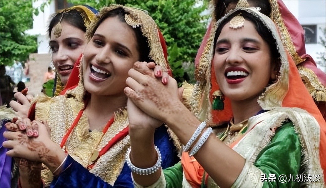 How did the caste system of ancient India change in different ...