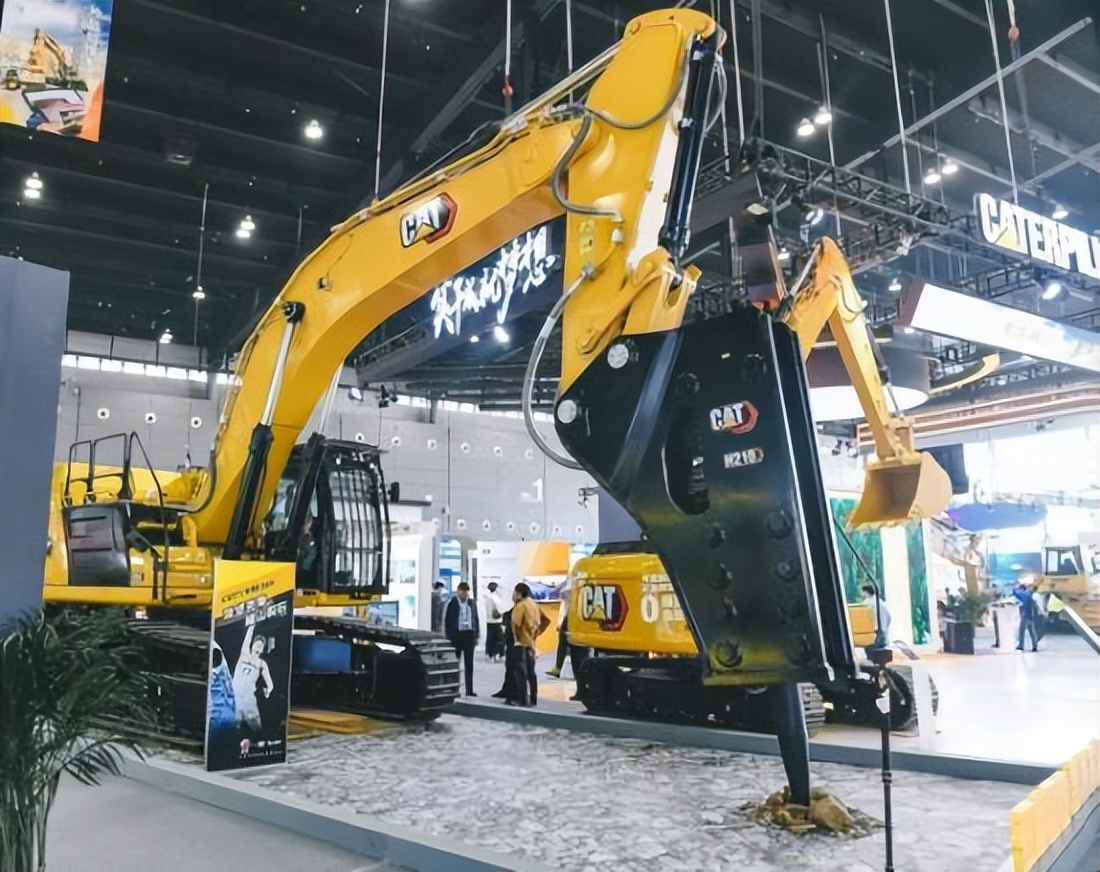 The ultimate inventory! Let's take a look at the excavator feast at ...